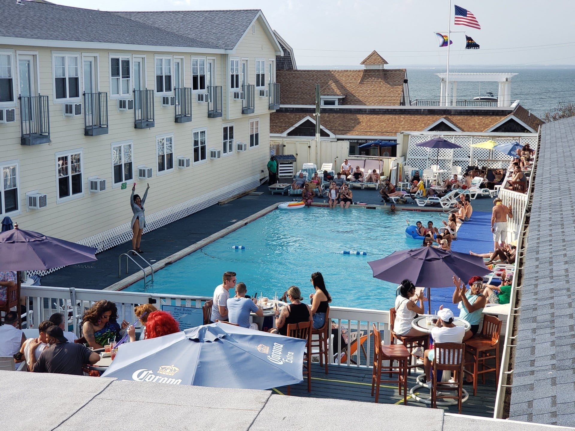 Pool - The Grove Hotel